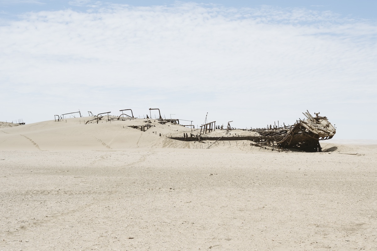 Skeleton Coast Namibia – Shipwrecks, Safaris & Travel Guide